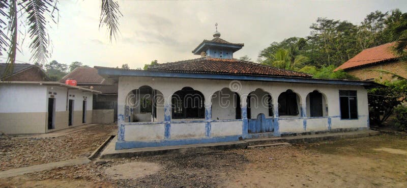 Photo of the Front View of a Mosque in the Countryside, Suitable for ...
