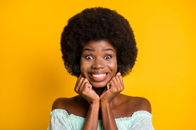 Photo Portrait Of Excited Girl Waiting For Surprise Holding Face With