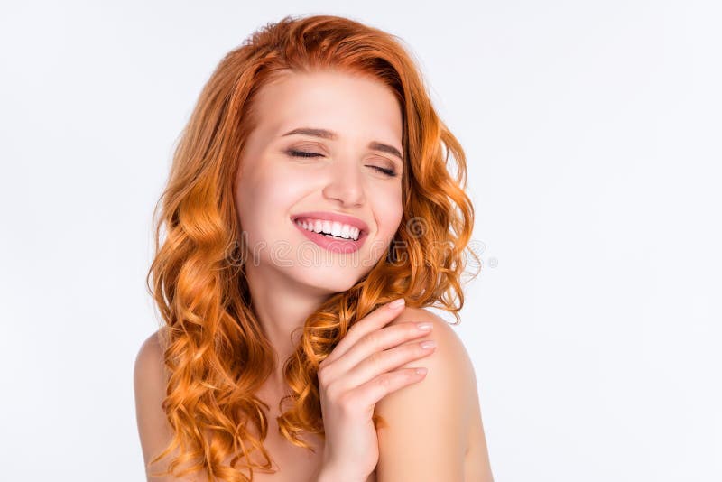 Photo Portrait Of Young Model With Curly Red Hair Smiling Dreamy