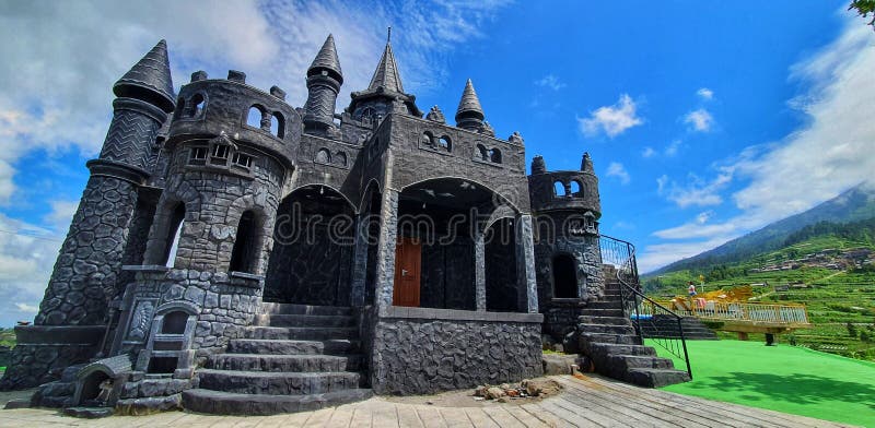 Photo Spot in the Form of a Mini Castle on the Kahyangan Highway ...