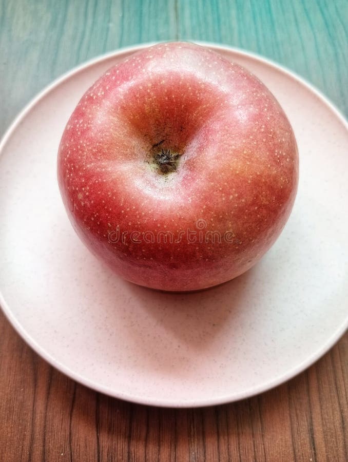 Portrait of an Apple on the Table Stock Image - Image of tasty ...