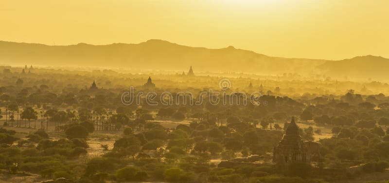 Sunset in pugan,myanmar editorial stock photo. Image of pagoda - 140339283