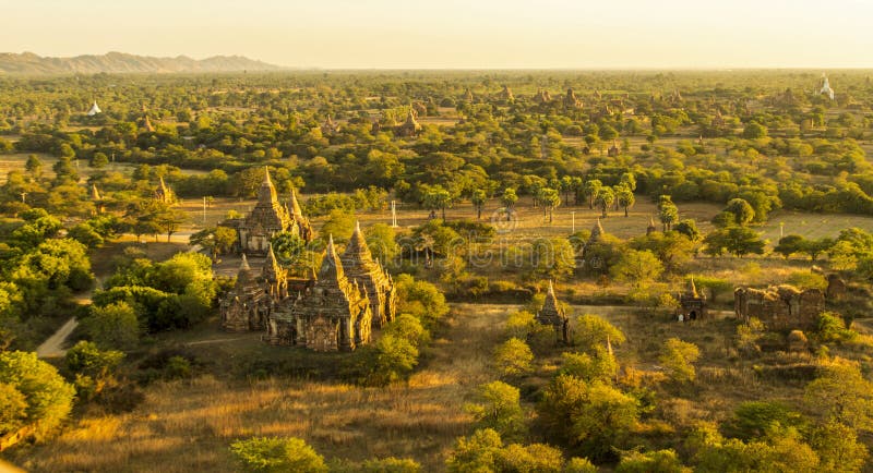 Sunset in pugan,myanmar editorial photography. Image of pugan - 140339287