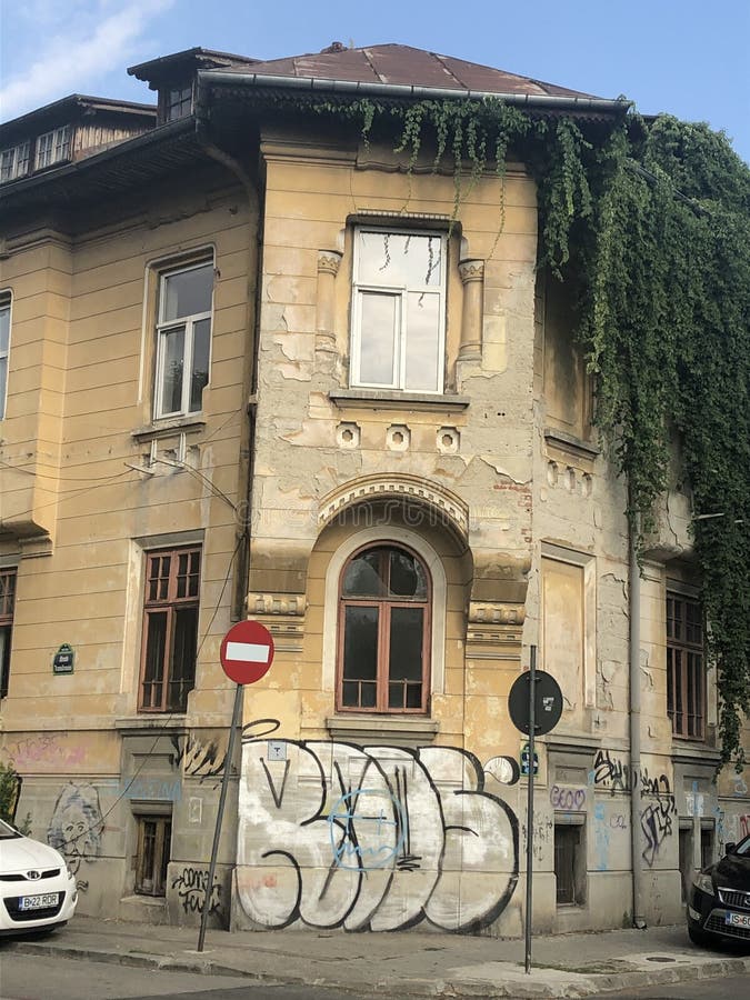 Modern Architecture in Bucharest Editorial Image - Image of downtown ...