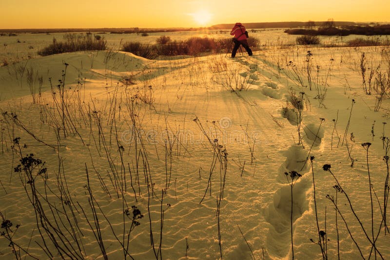 Photographer Takes Winter Landscape at Dawn in the Bitter Cold ...