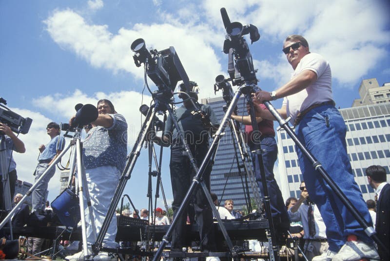 Photographers Covering the Clinton/Gore Campaign Editorial Photography ...