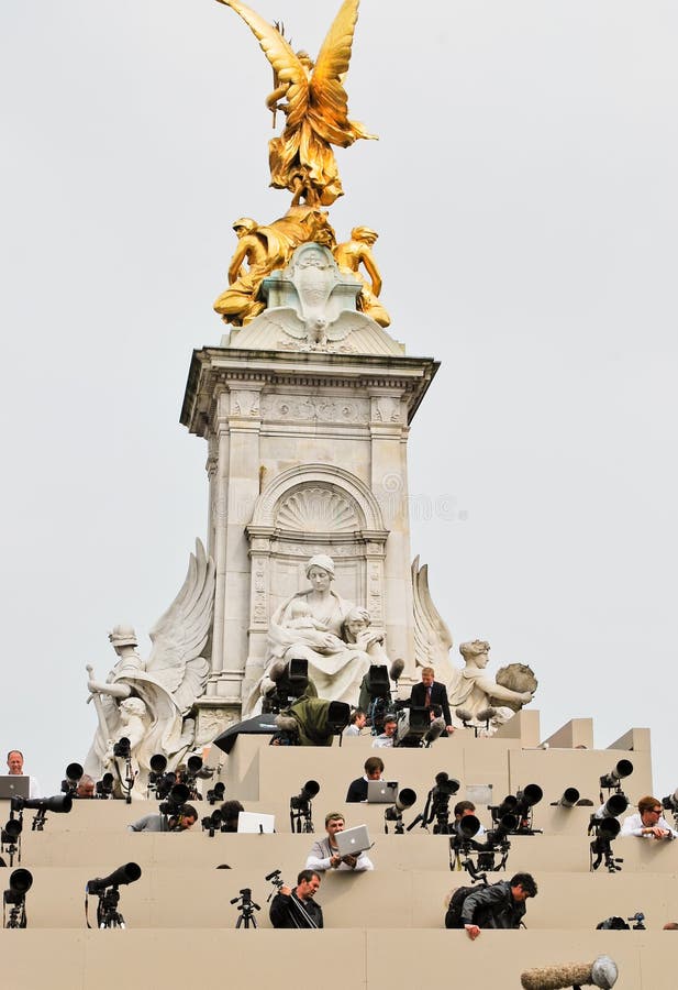 Photographers Shooting Royal Wedding Editorial Photo - Image of abbey ...