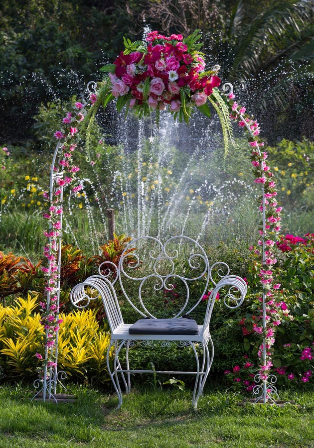 Photographic Kiosks in the Park Stock Image - Image of summer, seat ...