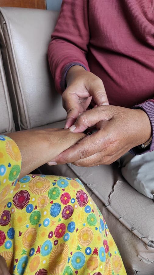 Doing Reflexology on Patient 5 Stock Image - Image of heal, cure: 226789761