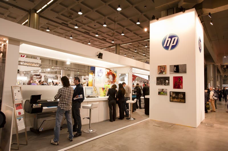 Photoshow: HP stand editorial photo. Image of booth, graphic - 18933446