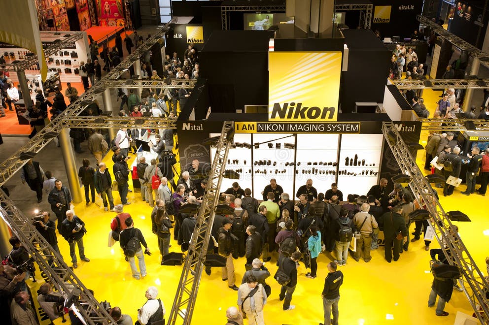 Photoshow: Nikon stand editorial photo. Image of panoramic - 18933556