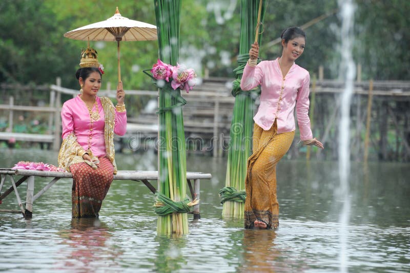 Phra Aphai Mani editorial stock photo. Image of aphai - 21348573