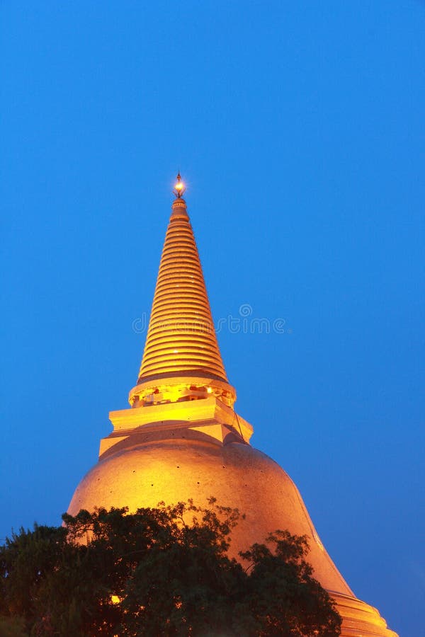 Phra Pathom Chedi stock image. Image of nakhon, temple - 32357577