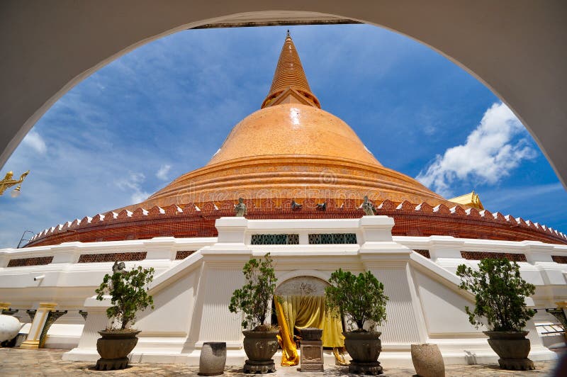 Phra Pathom Chedi Wat Suan Dok Nakhon Pathom Thaïlande Image stock ...
