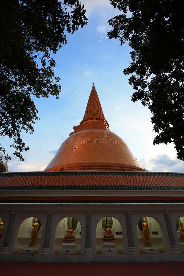Phra Pathommachedi, the Tallest Stupa in the World Stock Image - Image ...