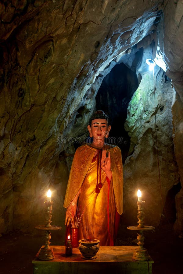 Am Phu Cave editorial stock image. Image of thuy, mountain - 257255654