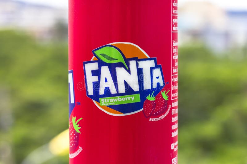 PHUKET, TAILÂNDIA 20 De Janeiro De 2018 - Morango Carbonatada De Fanta ...