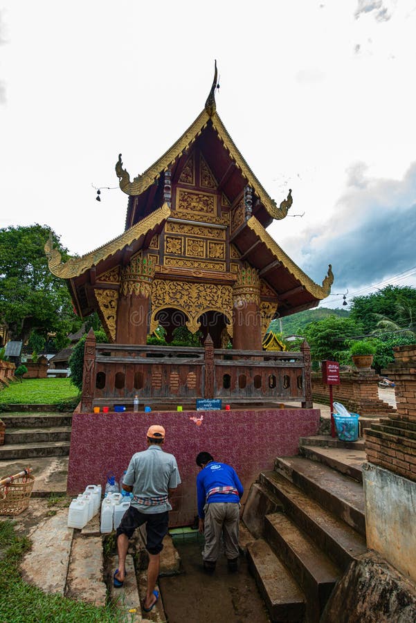 The Phuttha Eoen Temple in Mae Chaem District Editorial Stock Photo ...
