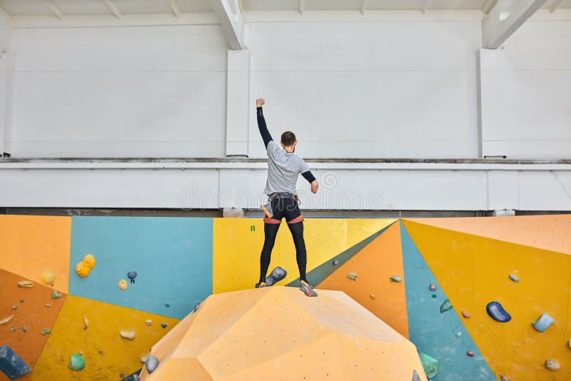 Physically Challenged Boulderer Demonstrates that Impossible is Nothing ...