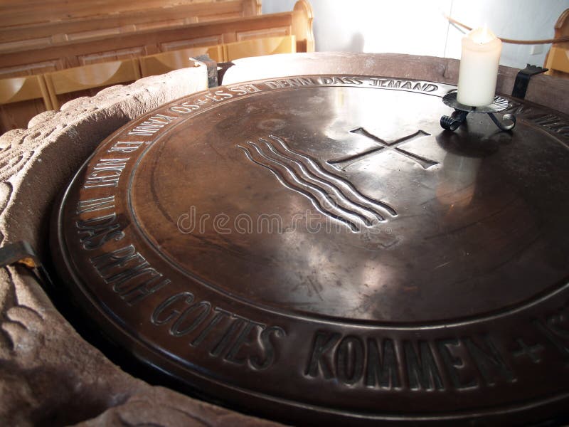 Pia Batismal Baptismal E Altar Imagem de Stock - Imagem de evangelistas ...