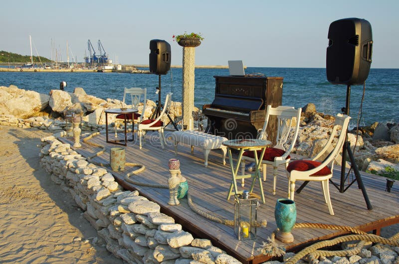 Piano on beach stock photo. Image of ocean, travelling - 17818248