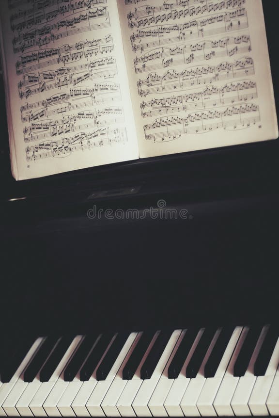 Piano Keyboard and Piano Score Stock Photo - Image of notes, notable ...