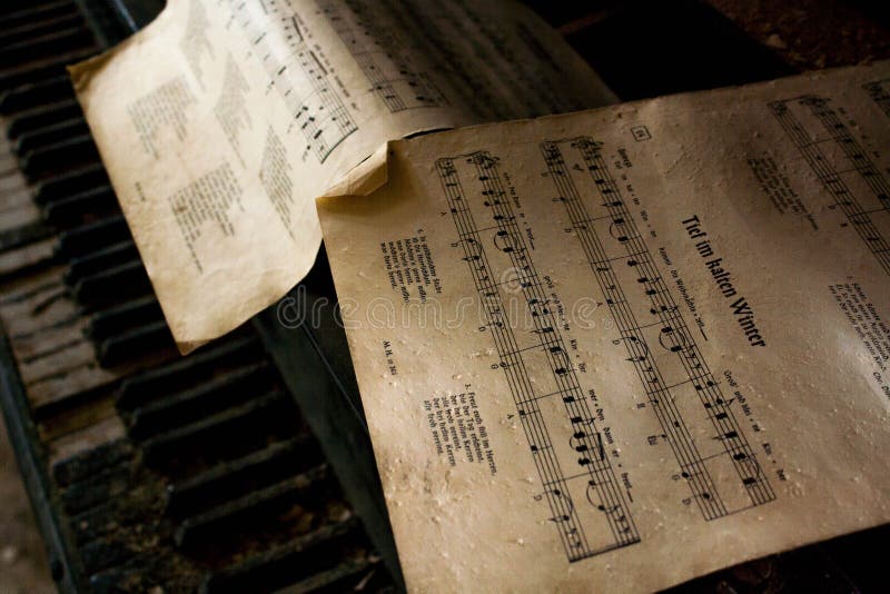 Piano notes editorial stock photo. Image of abandoned - 104504648