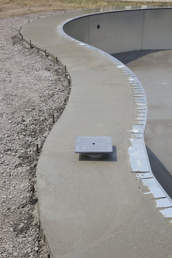 Piattaforma Del Raggruppamento Del Cemento Immagine Stock - Immagine di ...