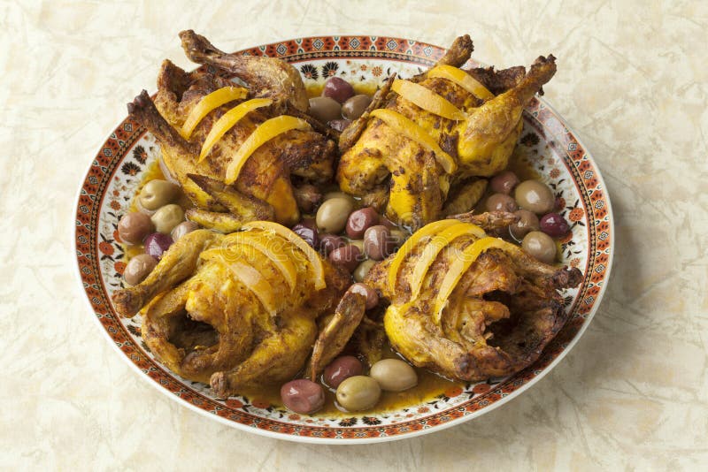 Piatto di pollo marocchino fotografia stock. Immagine di piatto - 40729182
