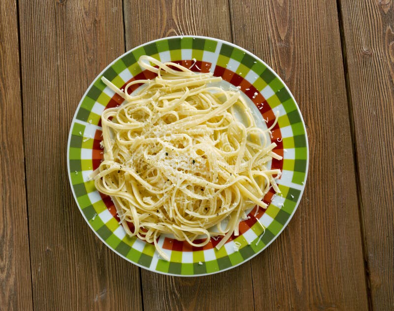 Piatto romano della pasta immagine stock. Immagine di piatto - 66600809
