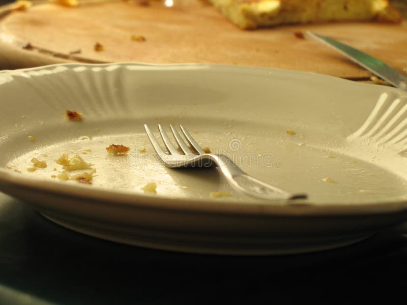 Piatto vuoto immagine stock. Immagine di briciole, avanzi - 526107