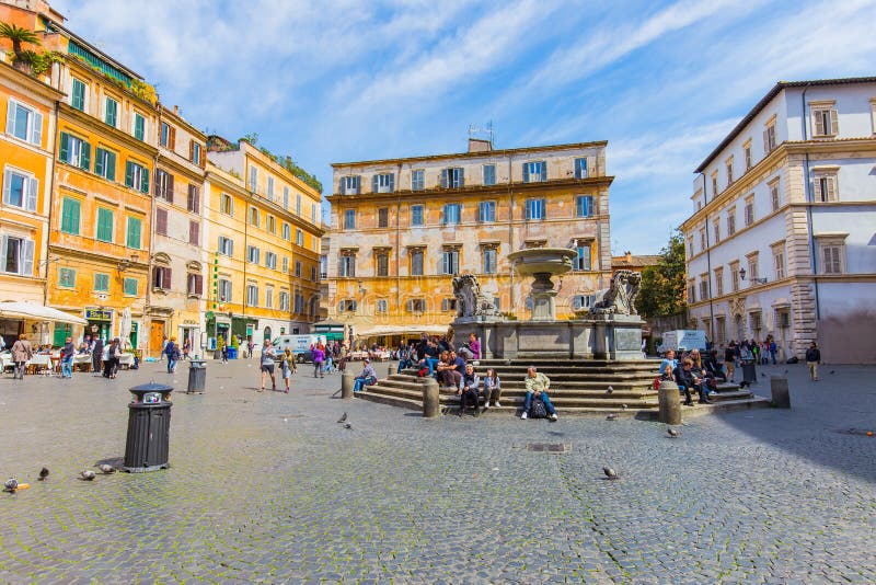 Piazza Av Trastevere I Rome, Italien Redaktionell Arkivfoto - Bild av ...