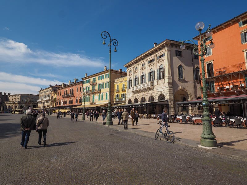 Piazza Bra in Verona editorial stock photo. Image of veneto - 144647133