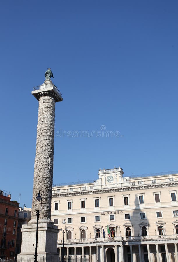 Piazza Colonna in Rome editorial stock photo. Image of stone - 32535288