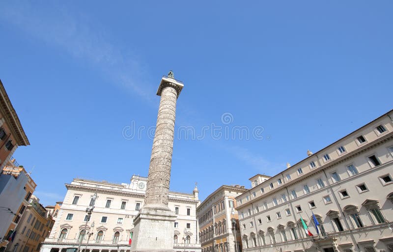 Piazza Colonna in Rome editorial image. Image of empire - 102392370