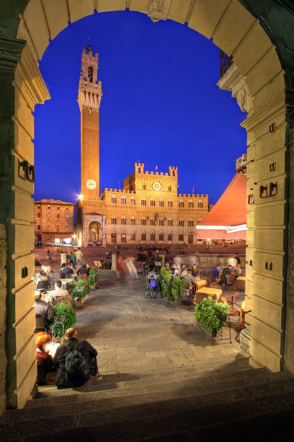 Piazza Del Campo, Siena, Italy Editorial Stock Photo - Image of famous ...