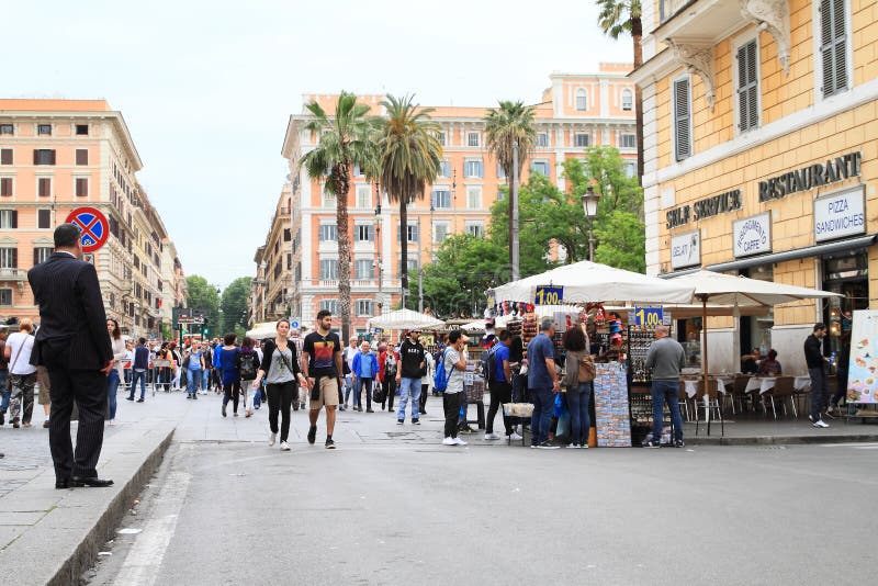 Piazza Del Risorgimento a Roma Fotografia Stock Editoriale - Immagine ...