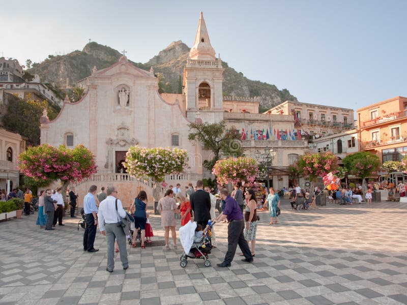 Piazza IX Aprile in Taormina Editorial Stock Photo - Image of evening ...