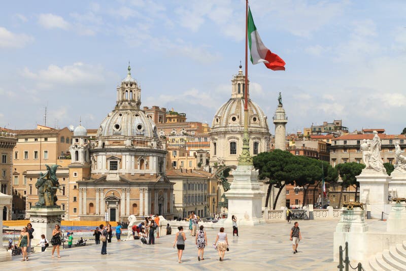 Piazza Venezia, Rome editorial photography. Image of sunvenezia - 71087792