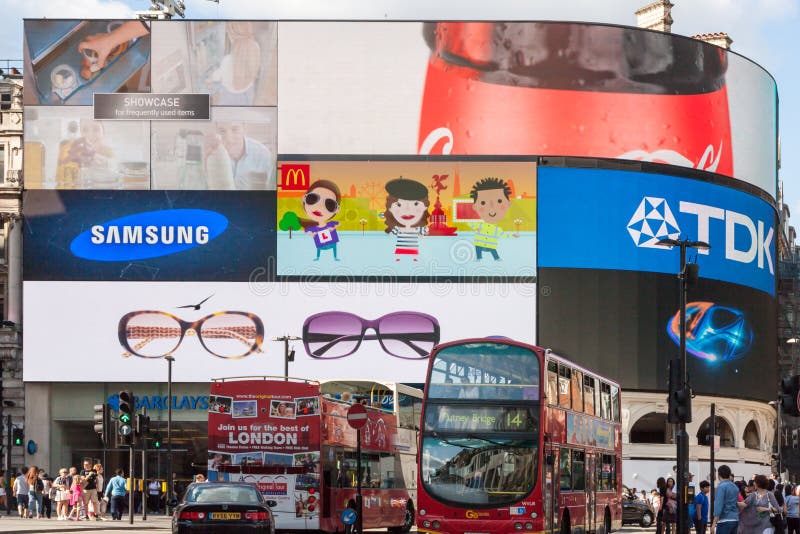 Tourists in Picadilly Circus, London Editorial Image - Image of kingdom ...
