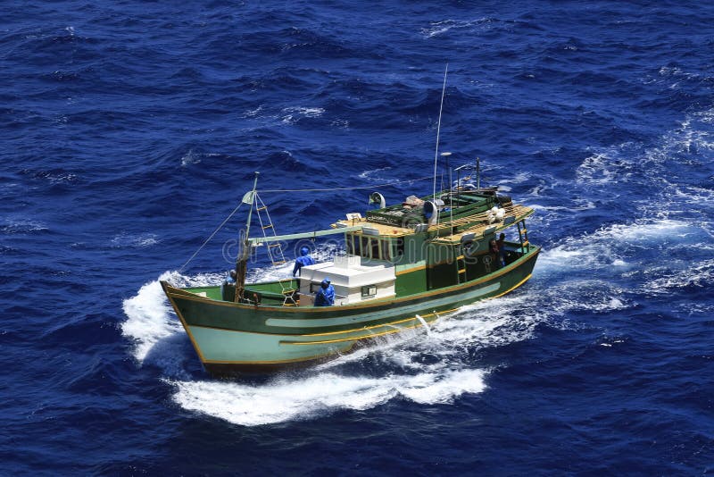 Piccolo Peschereccio Parcheggiato In Bebek Fotografia Stock - Immagine ...