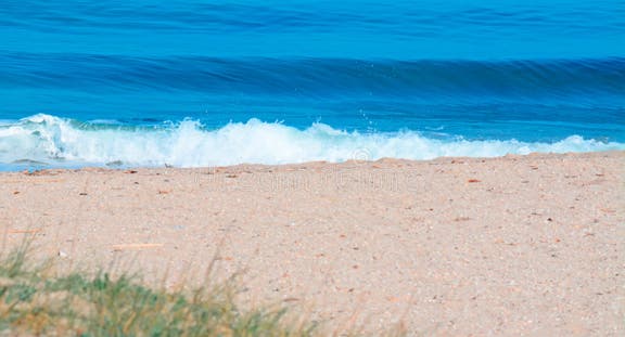 Piccolo Wave fotografia stock. Immagine di colorato, italia - 40520708