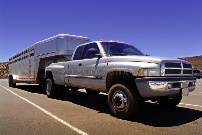 Pick-up stock foto. Image of hemel, voertuig, vervoer, ontwerp - 798836