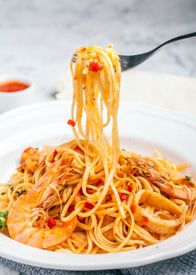 Pick Up Spaghetti with a Fork Stock Image - Image of rings, seafood ...