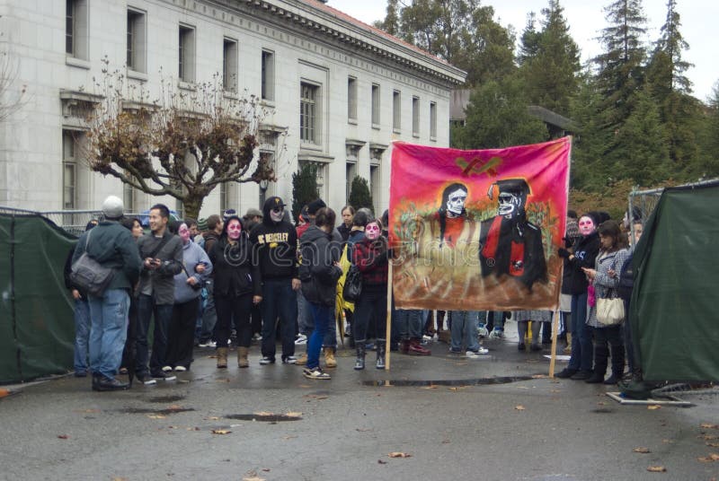 Picket Line editorial photography. Image of clash, police - 11870762