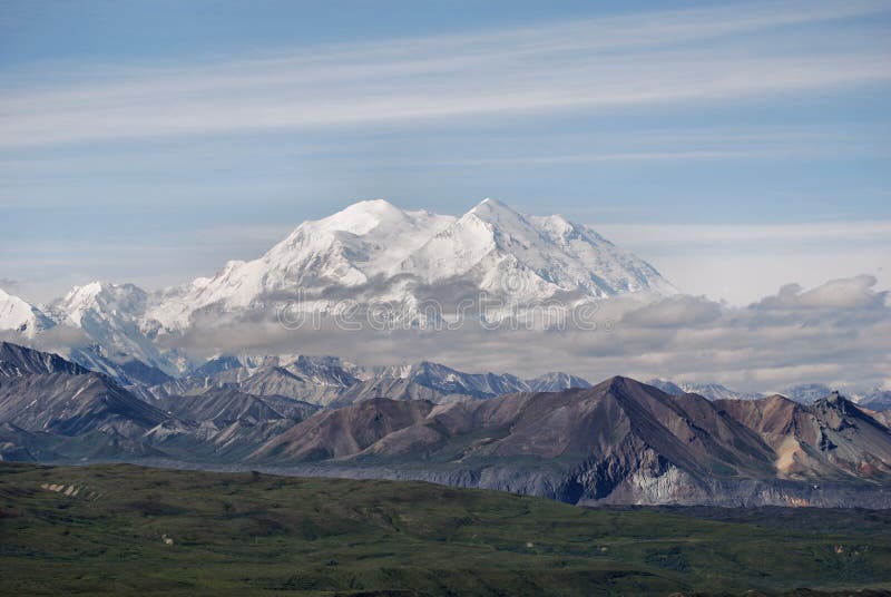 Parque nacional de Denali imagen de archivo. Imagen de picos - 7998365