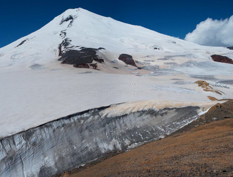 Pico de Elbrus imagem de stock. Imagem de montanha, pico - 22716091