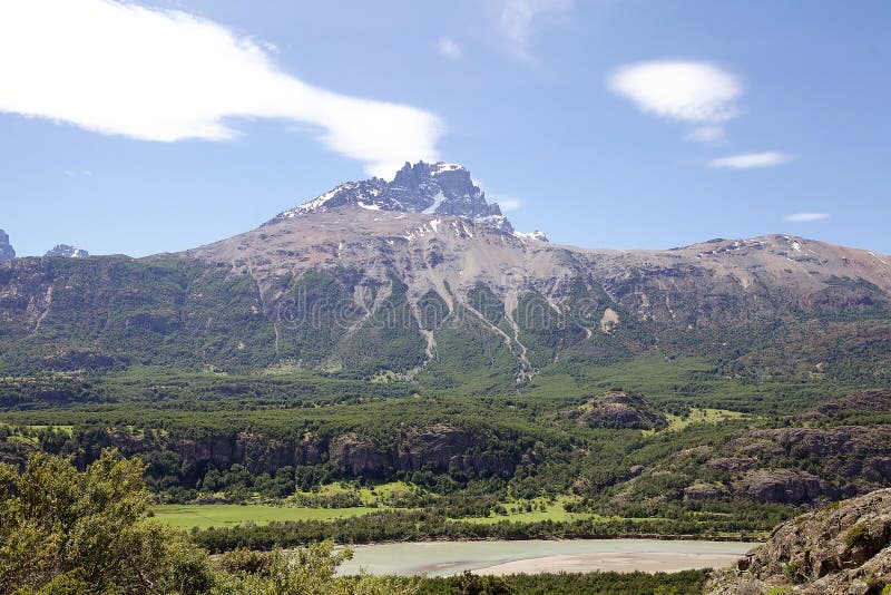 Pico Rochoso De Cerro Castillo, O Chile Foto de Stock - Imagem de ...