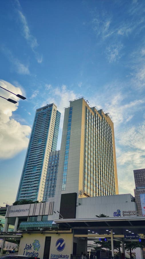 Picture of Building in Downtown Editorial Photo - Image of house, city ...