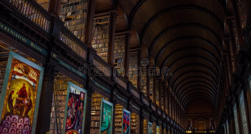 Trinity College Library editorial image. Image of interior - 136013410